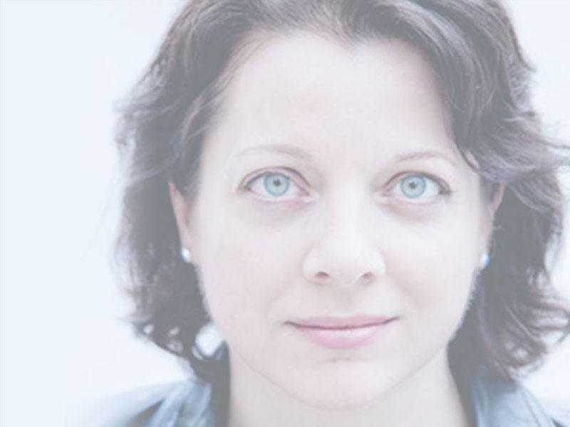 Simone St. James author of The Broken Girls - The Gloss